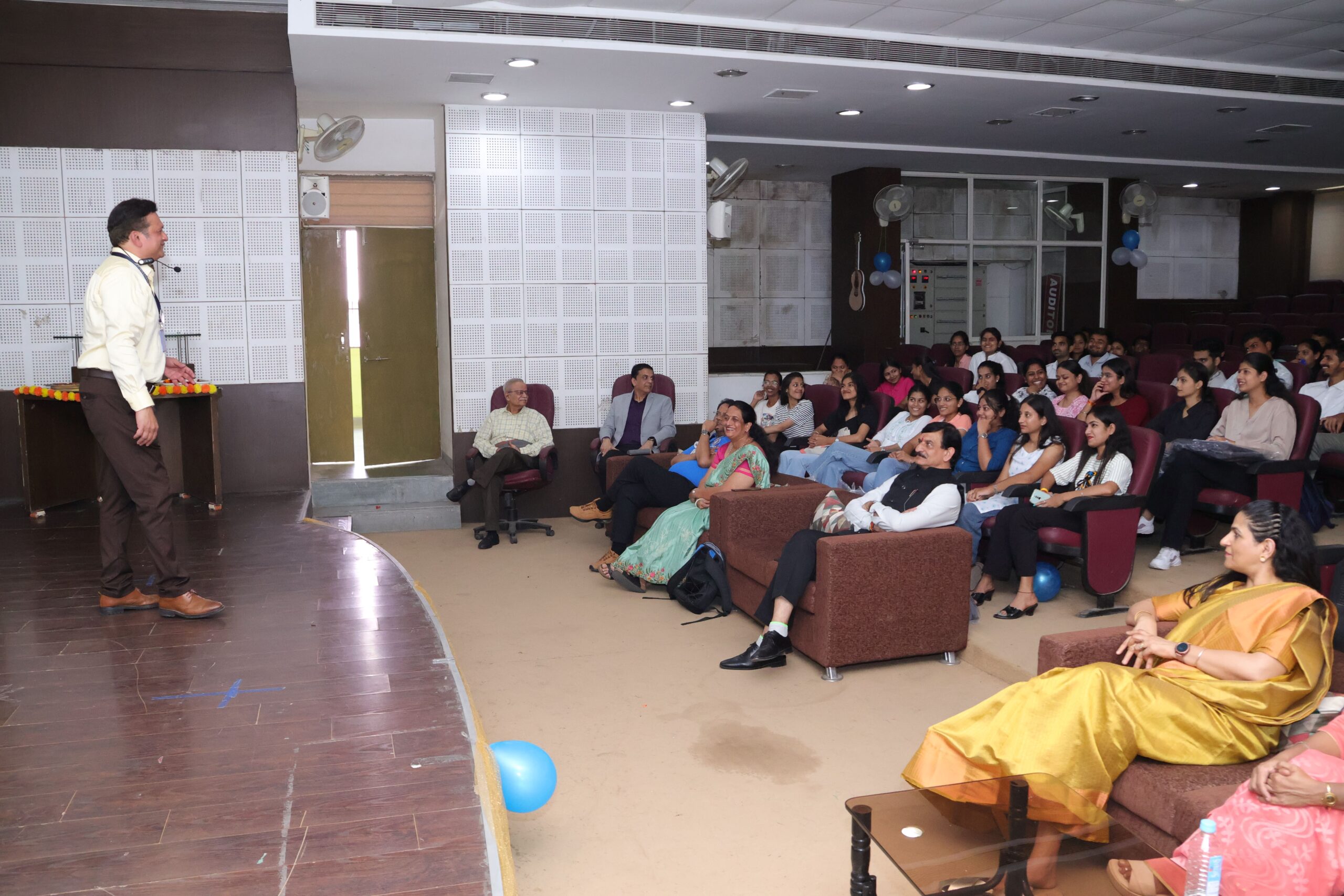 Best MBA Colleges in Indore - GSIMR Indore